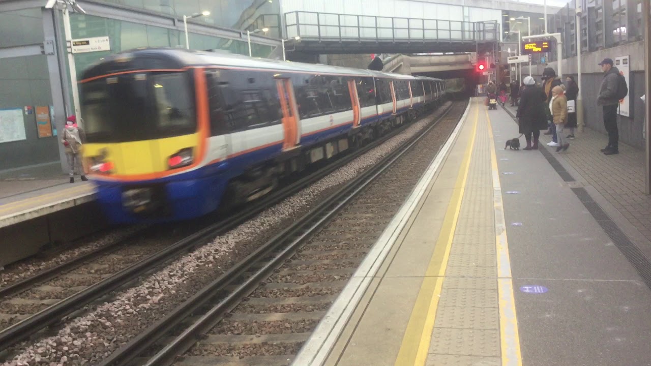 London overground class 378 departing at shepherd’s Bush - YouTube