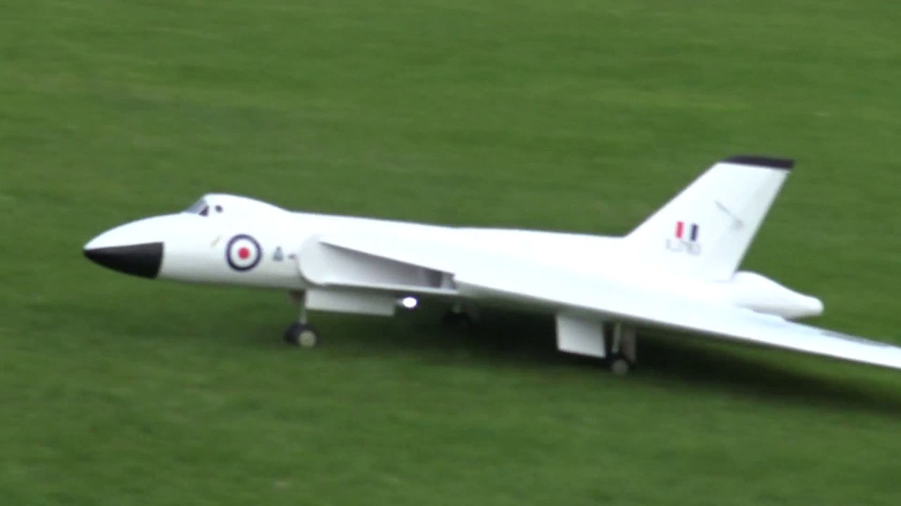 Maiden of RC Avro Vulcan bomber with 4 70mm EDFs - YouTube