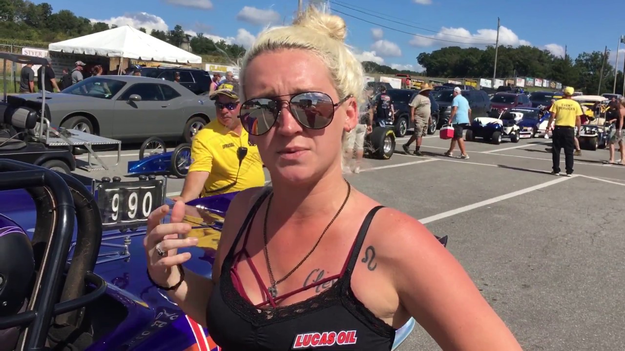 Hottest Pit Girl - Cars vs. Bikes? How competitors feel about it and a ...
