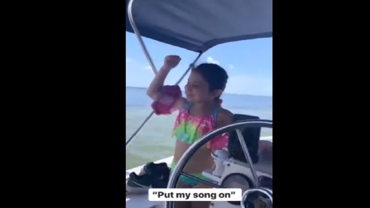 Little Girl Rapping Her Favorite Song - YouTube