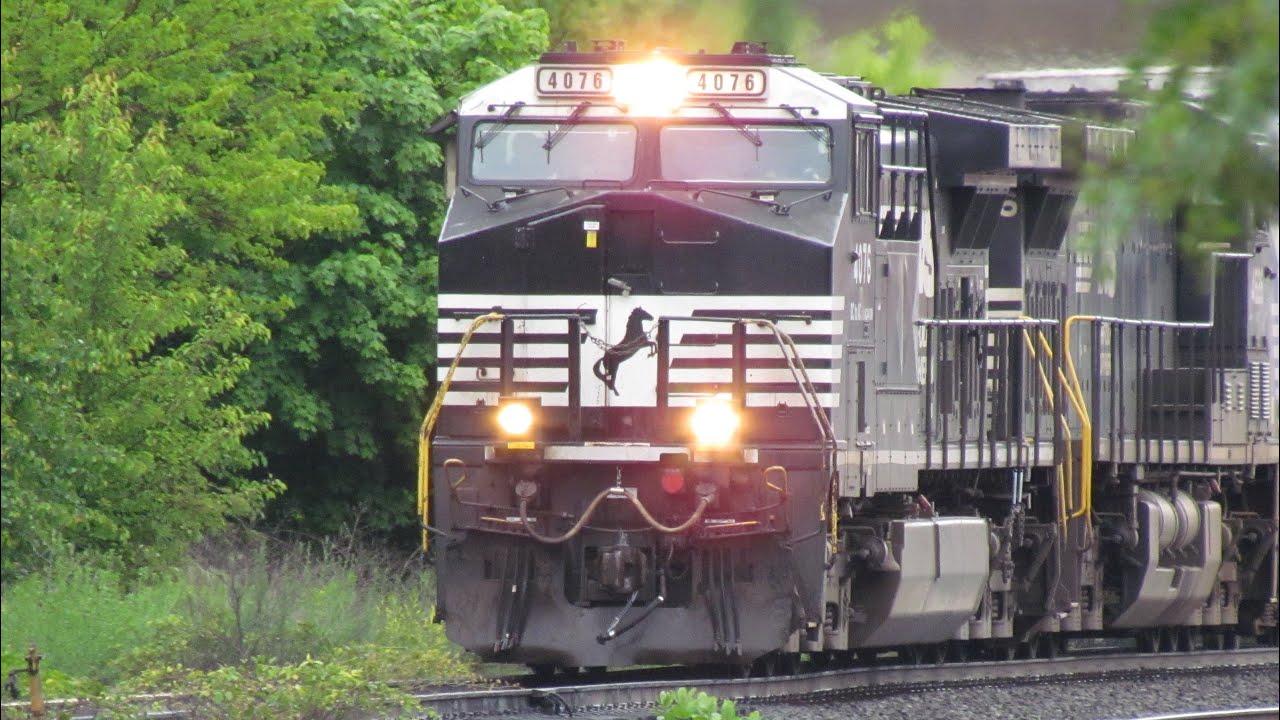 Railfanning on the Pittsburgh Line - YouTube