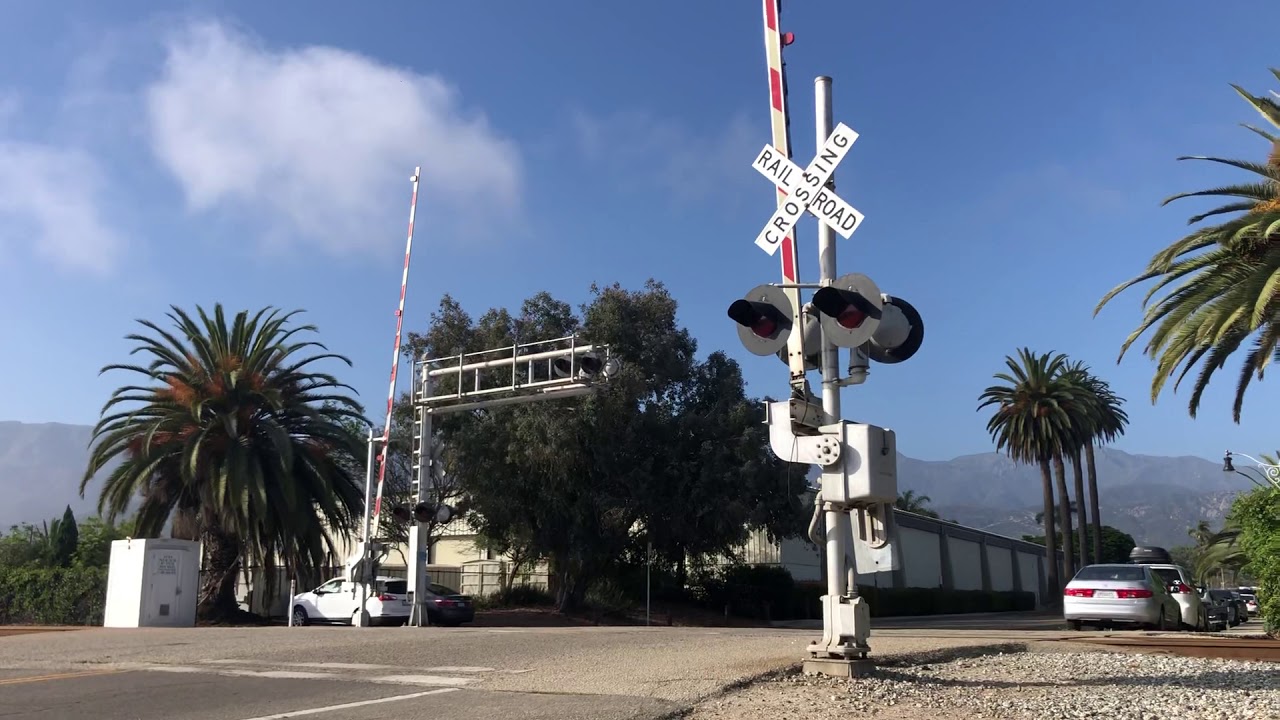 UP 8246 Guadalupe Hauler Palm Ave. Railroad Crossing Carpinteria, CA ...