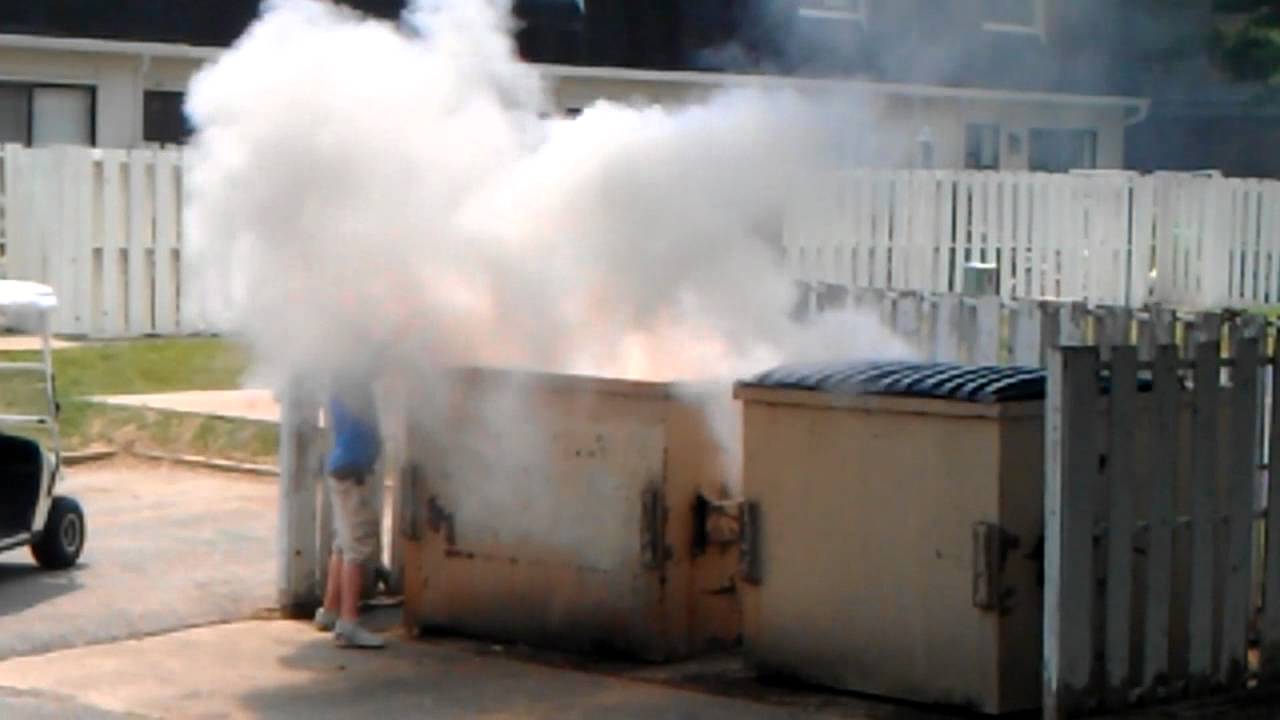 Fire extinguisher fail - YouTube