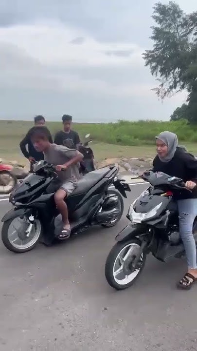 laga ramadhan race beat vs vario - YouTube