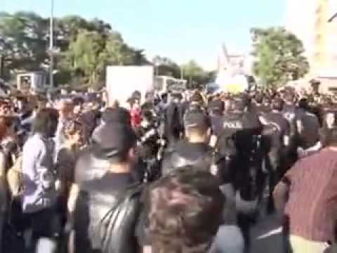 Ankara metrosunda öpüşme eyleminde öpüşenler