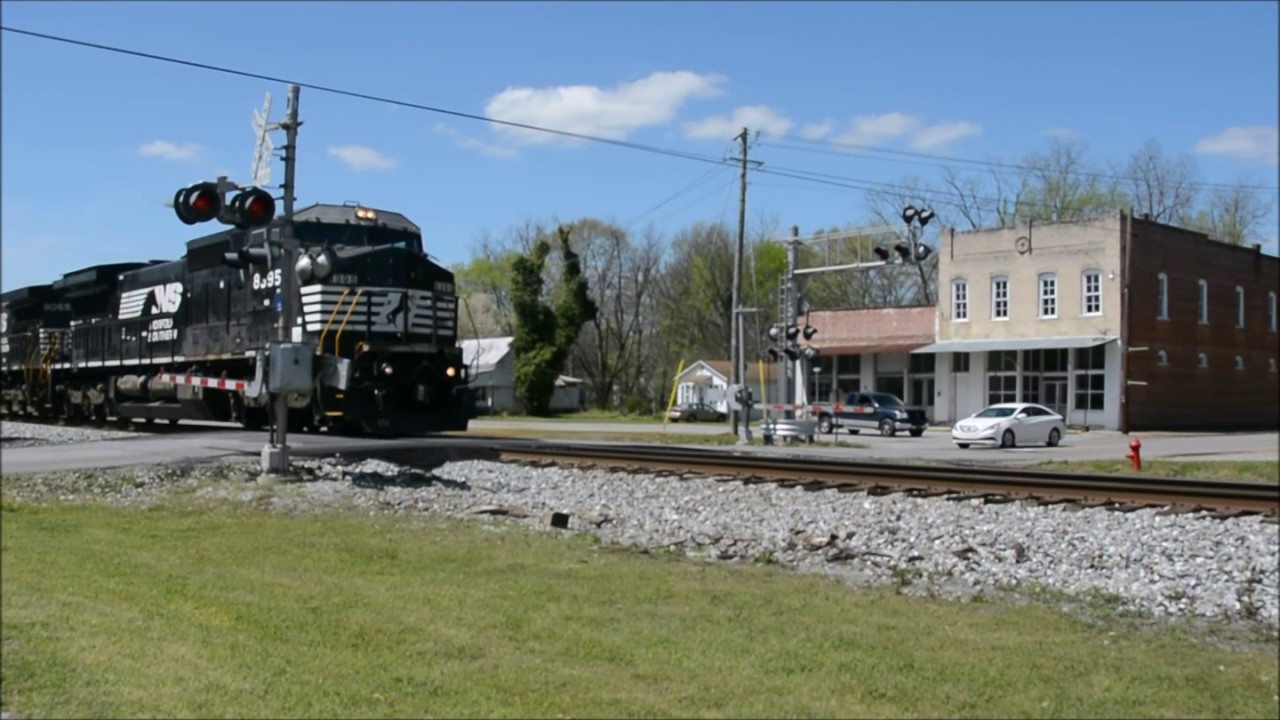 Train passing through Cuba, Alabama (March 23, 2016) - YouTube