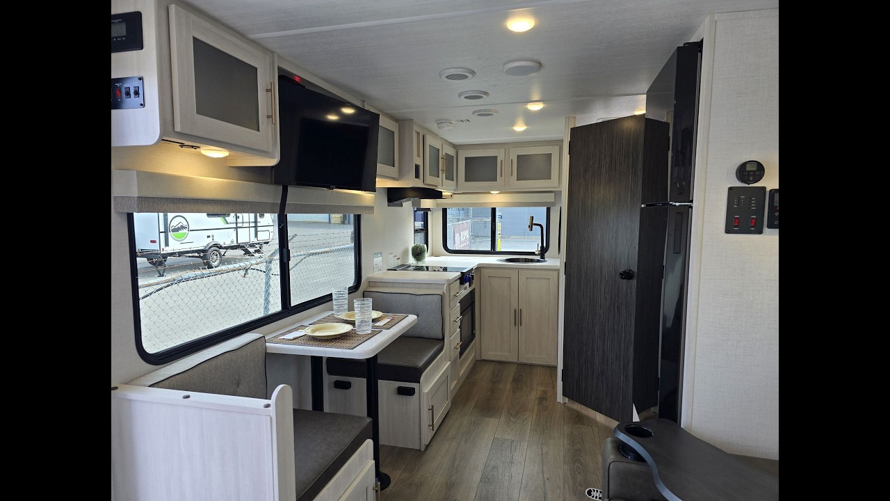 The REAL Reason R-Pod's RP-205 is a GAME CHANGER for Small Trailers ...