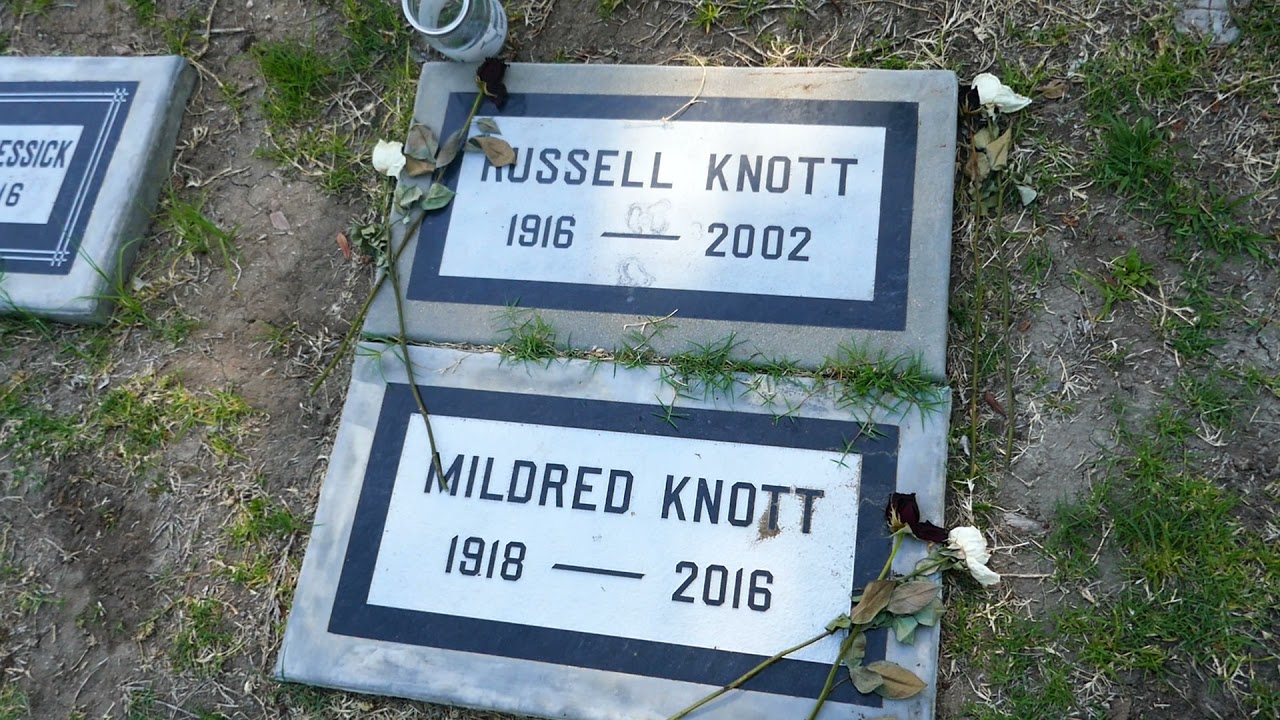 Knotts Berry Farm Russell Knott & Mildred Knott Graves Loma Vista ...