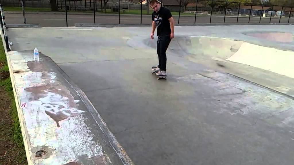 Hollister skateboard edit with Eddie Matson - YouTube