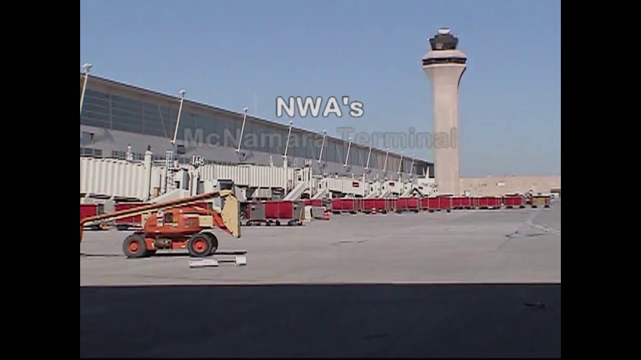 McNamara Terminal, Detroit Metro Airport - YouTube