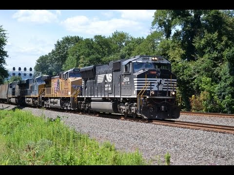 NS 64E with NS / UP / CSX & CSX lashup - YouTube