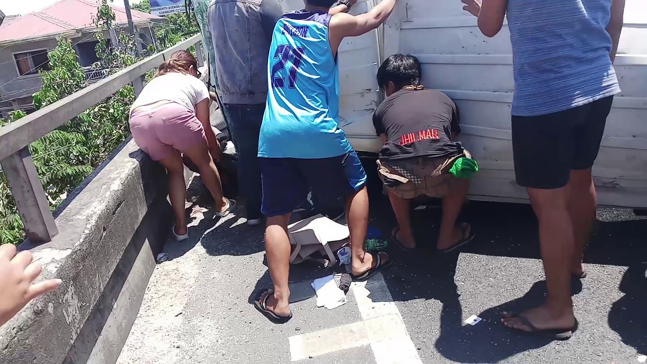 accident part 2 nlex marcos bridge 3-23-19 - YouTube
