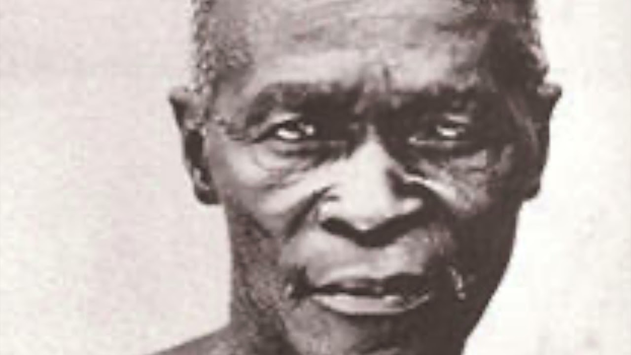 Izibongo zekumkani uMaqoma kaNgqika/Chief Maqoma of Ngqika - YouTube