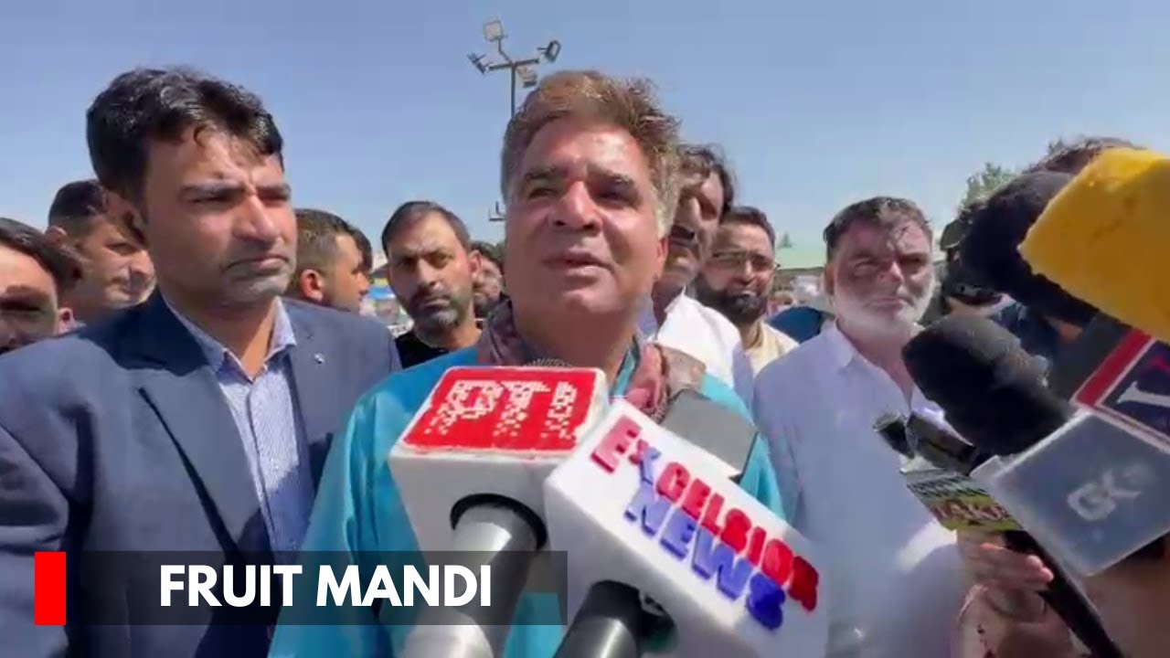 Anantnag: Ravinder Raina Visits Jablipora Fruit Mandi - YouTube