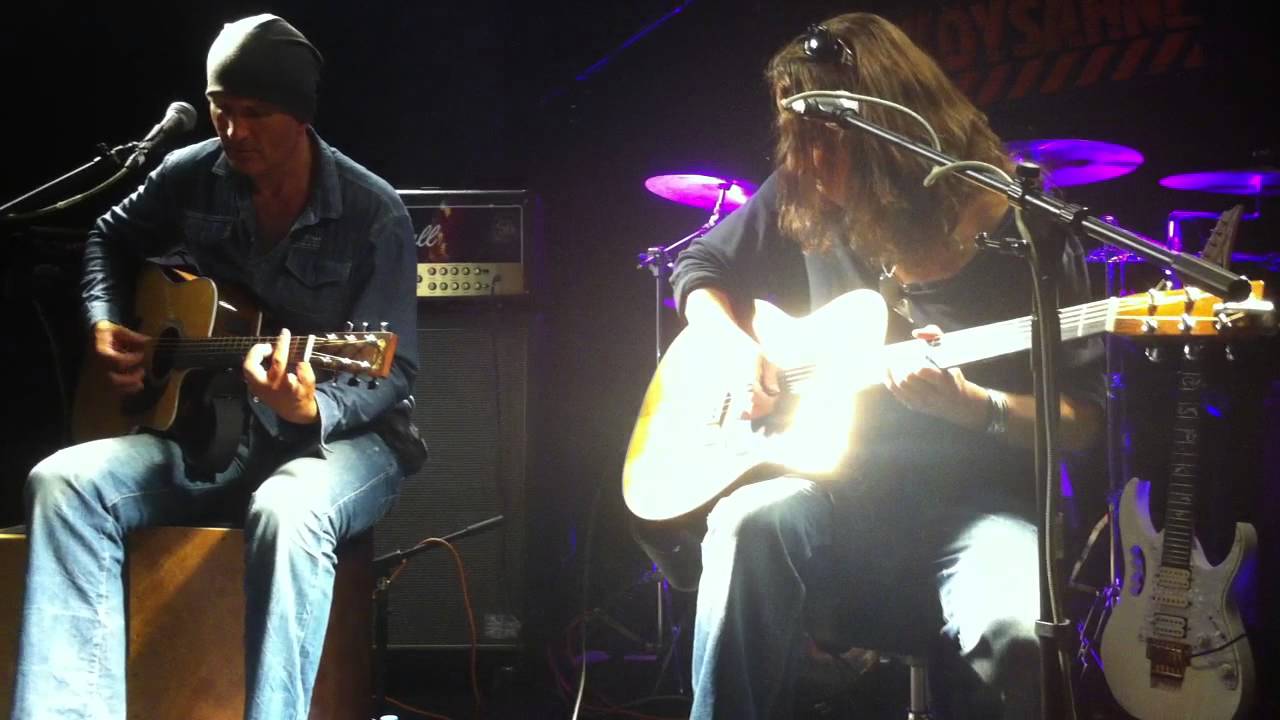 Dave Kilminster & Murray Hockridge - Comfortably Numb acoustic solo ...