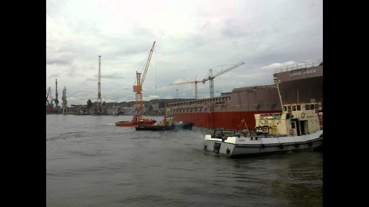 Wodowanie statku Lewek Andes [pokaz slajdów] - YouTube