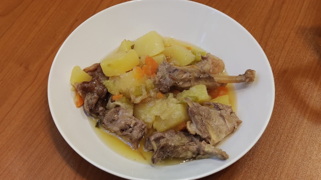 Ricetta: Anatra 🦆 con Patate | Spezzatino di Anatra | Secondo Piatto ...