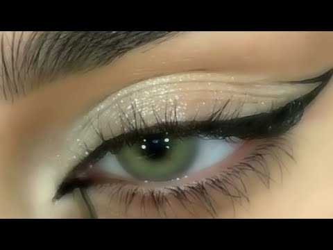 The most hypnotizing green siren eyes ever - YouTube