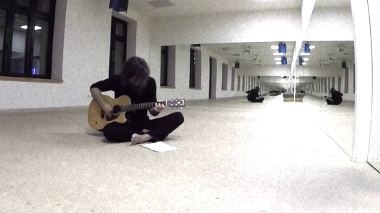 Drew Rouse performing a Live & Unplugged Neil Young's song "Hey Hey My ...