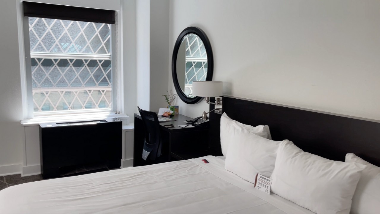 EXECUTIVE HOTEL Pacific Seattle: Superior King Room #619 (Seattle, WA ...