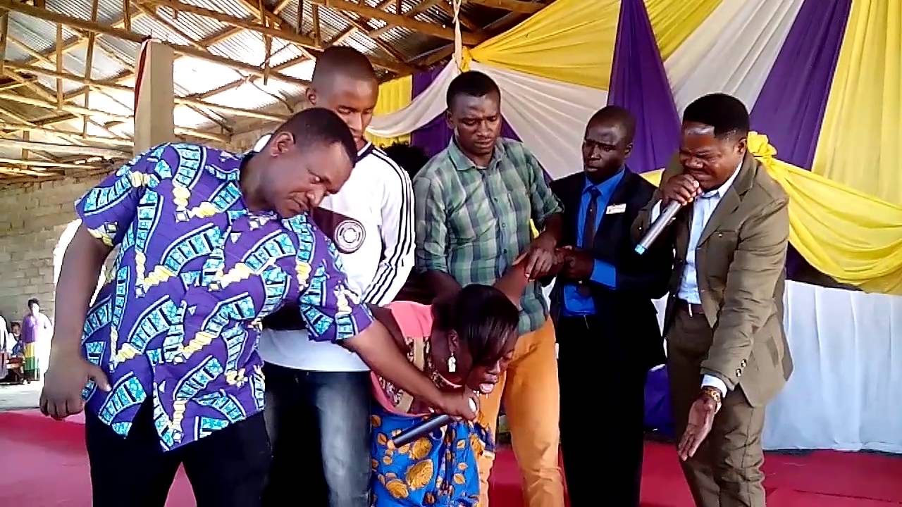 mgonjwa WA MGONGO AKOMBOLEWA - YouTube