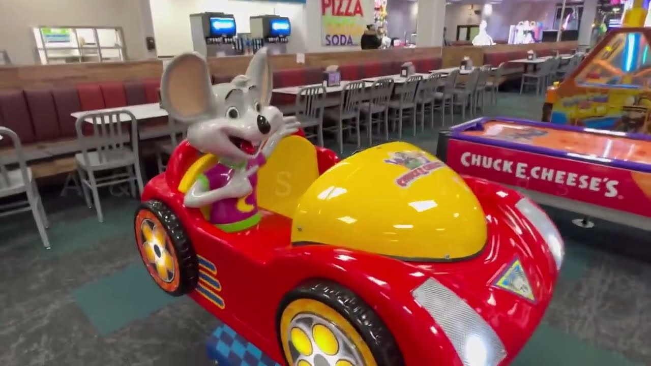 Chuck E. Cheese indoor playground fun with friends & family | Chuck E ...