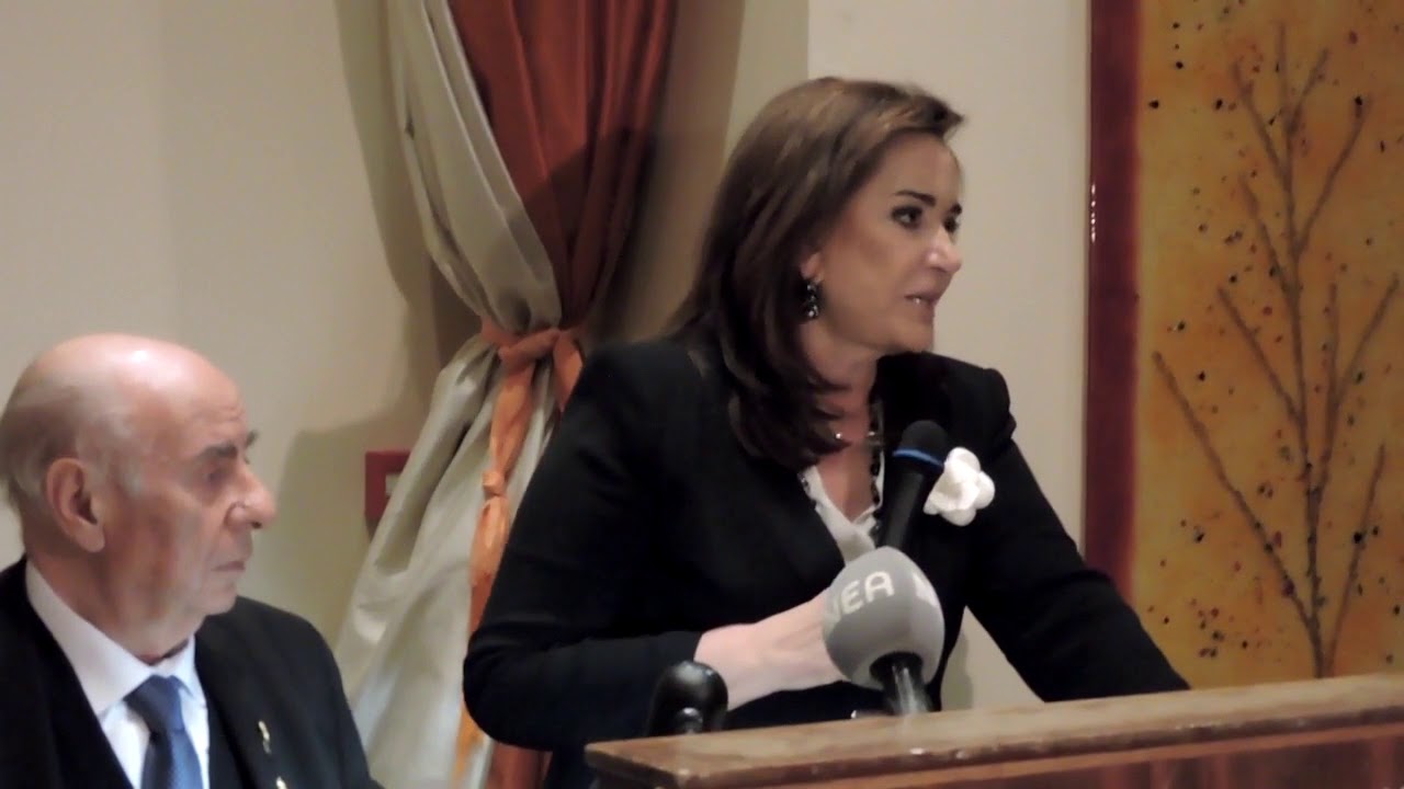 ΟΜΙΛΙΑ ΝΤΟΡΑΣ ΜΠΑΚΟΓΙΑΝΝΗ ΣΕ ΕΚΔΗΛΩΣΗ ΤΟΥ ΡΟΤΑΡΥ ΧΑΝΙΩΝ - YouTube