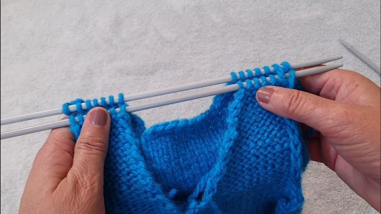 Knitting Sweater Shoulder ke Stiches Fande Ghatana Seekhen Subscribe Please - YouTube
