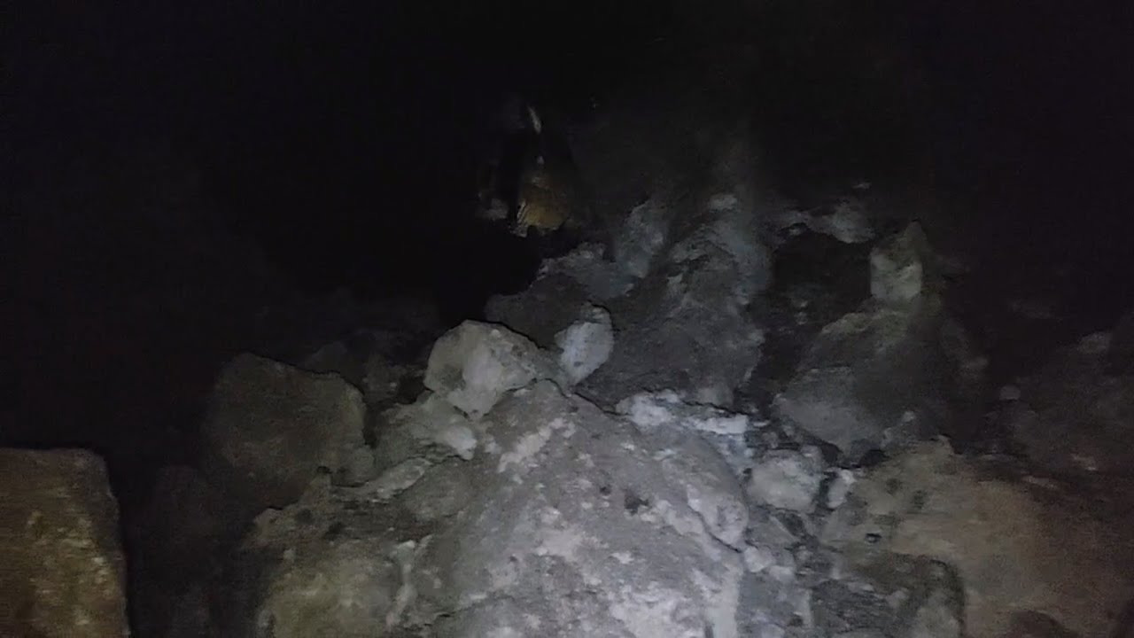 EN VIVO LAJAS - DERRUMBE DEL CALAMBUCO INTERRUMPE EL PASE EN LA RUTA ...