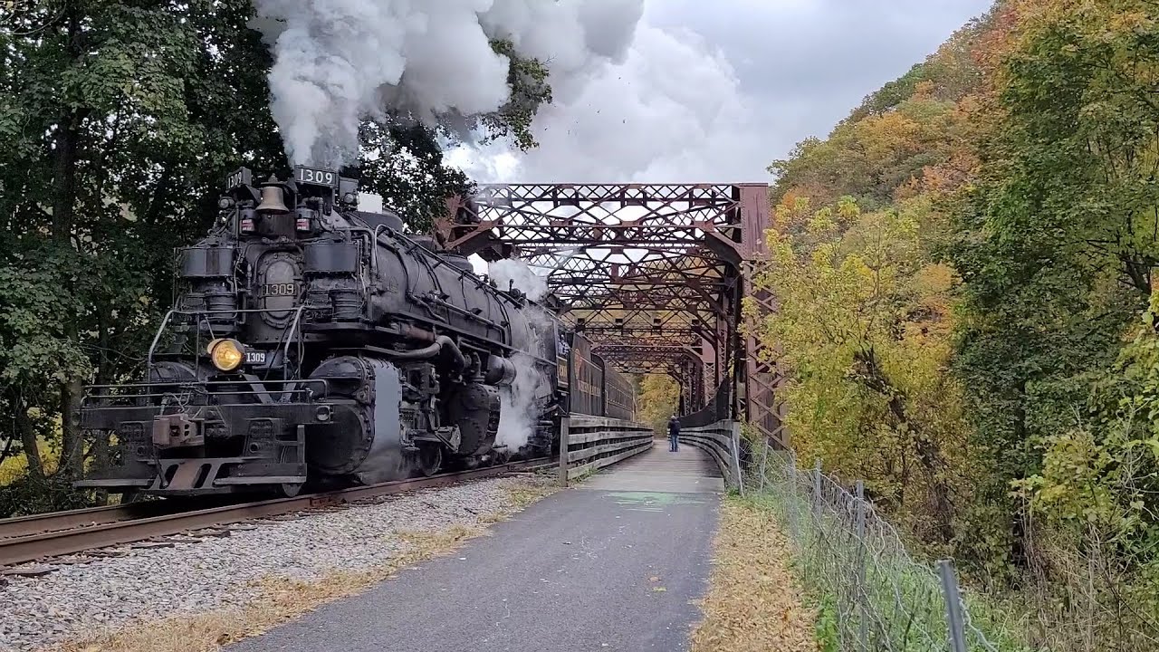 Chasing Western Maryland Scenic Railroad Steam Engine With A New B32-8 ...