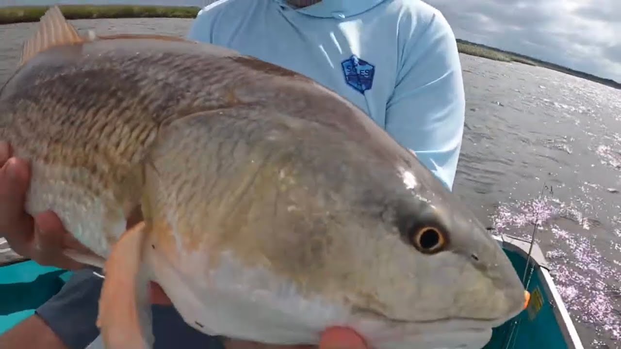 NE Florida STRONG upper slot REDFISH on a windy DAY - YouTube