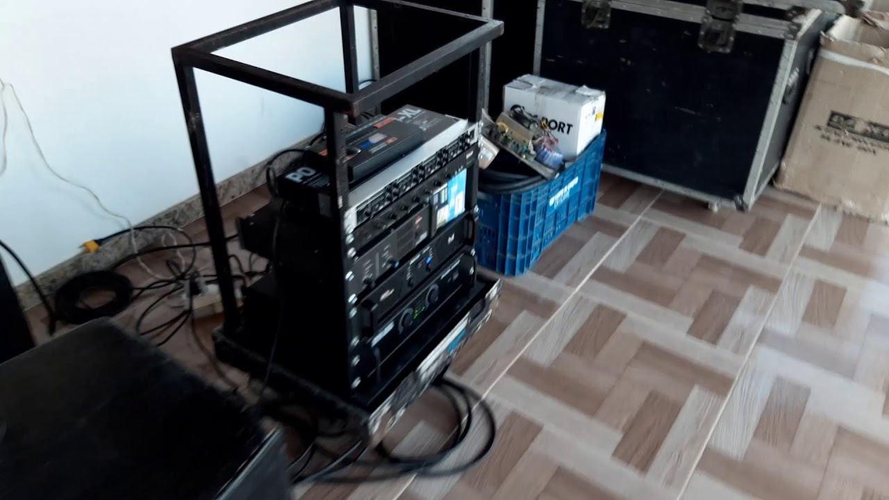 Line array vertical 8 polegadas - YouTube