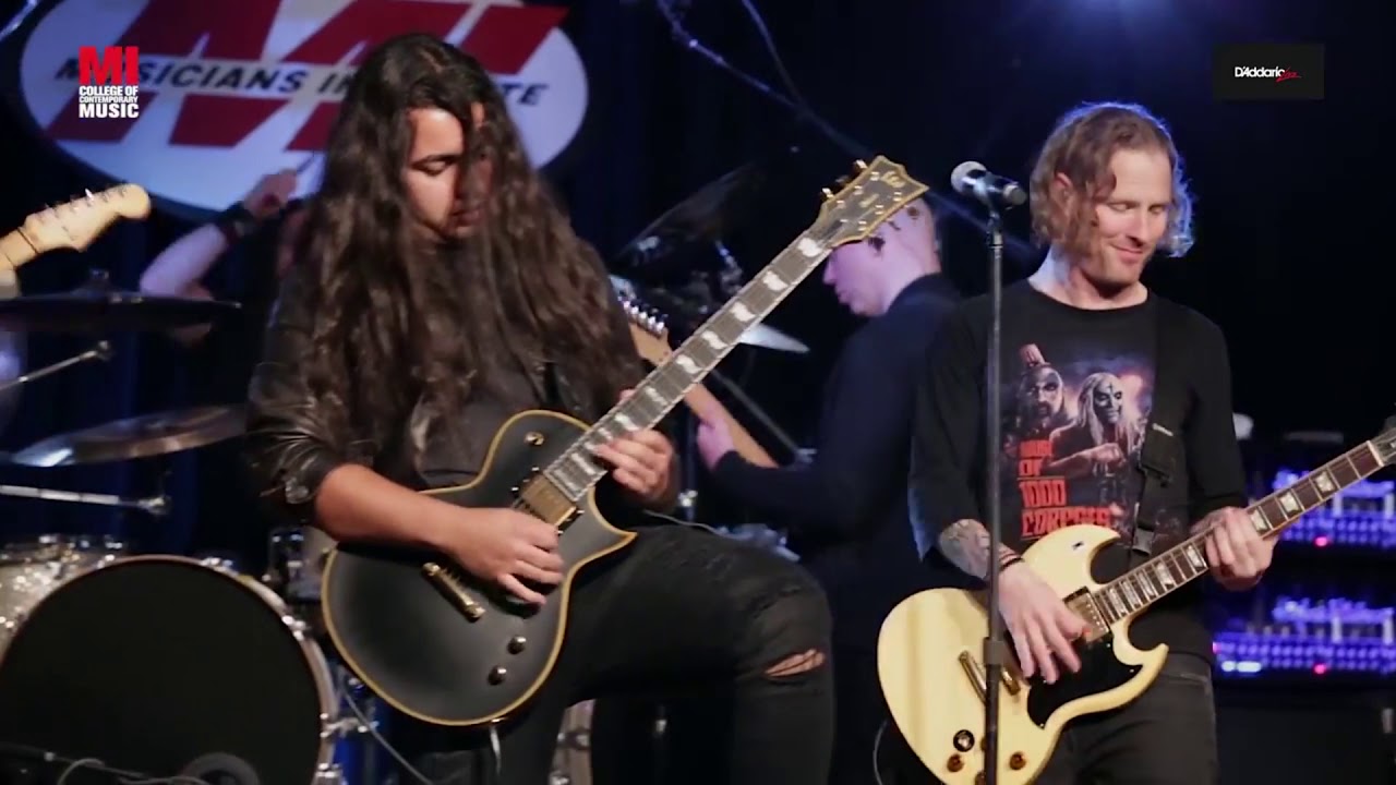 Luís Kalil - Performing With Stone Sour/Corey Taylor - YouTube