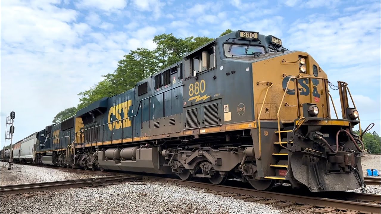 CSX GE ES44AC-H 880 Leads M442-08 at Crawford, FL - YouTube
