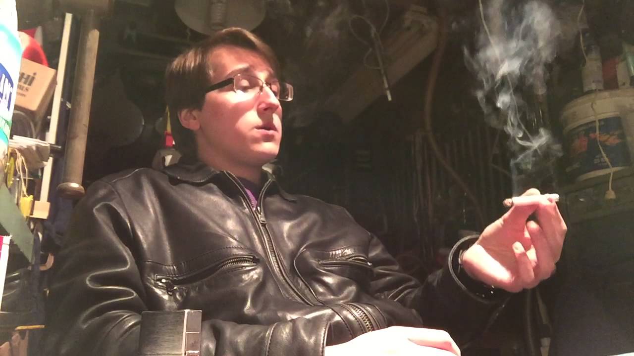 NickTheSmoker - Philip Morris Commander - YouTube