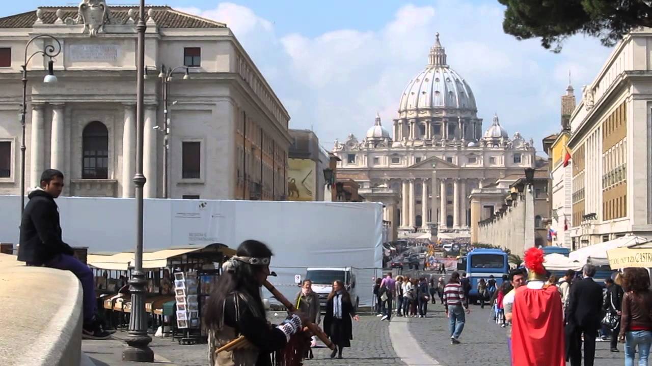 Rome: street scene - YouTube