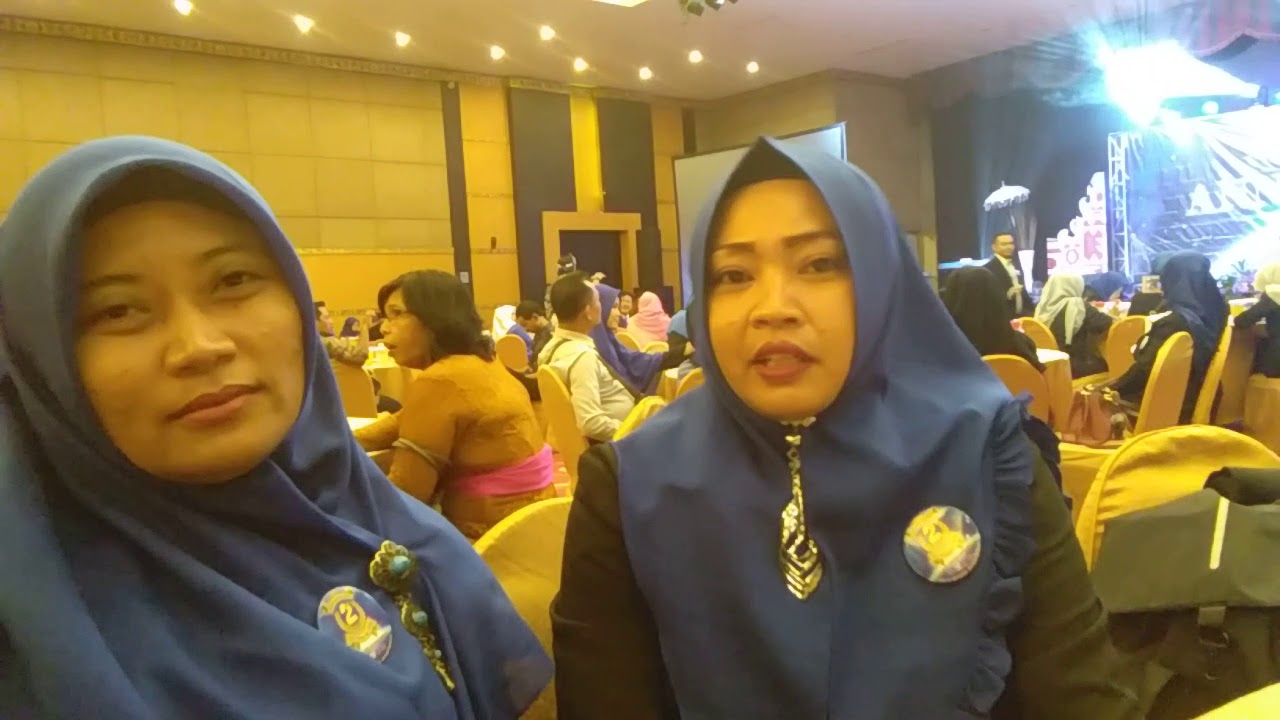 Hj. Yani Royani - YouTube