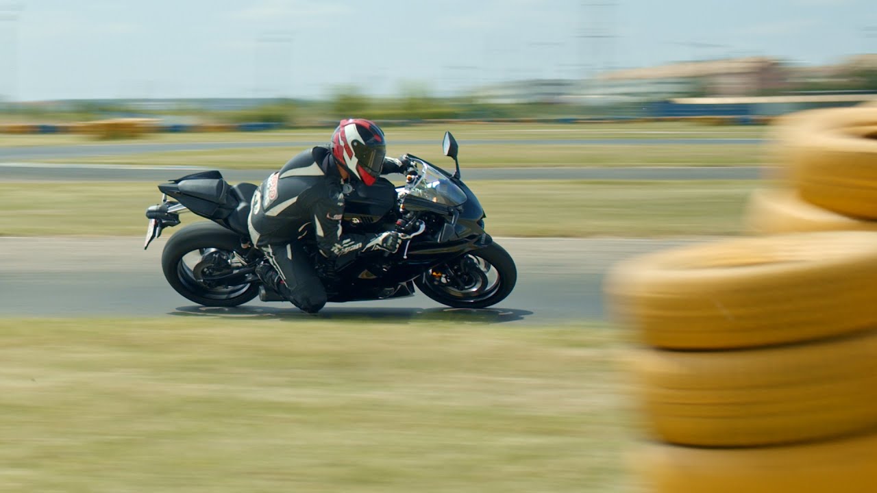 Test Ride Yamaha R7 - YouTube