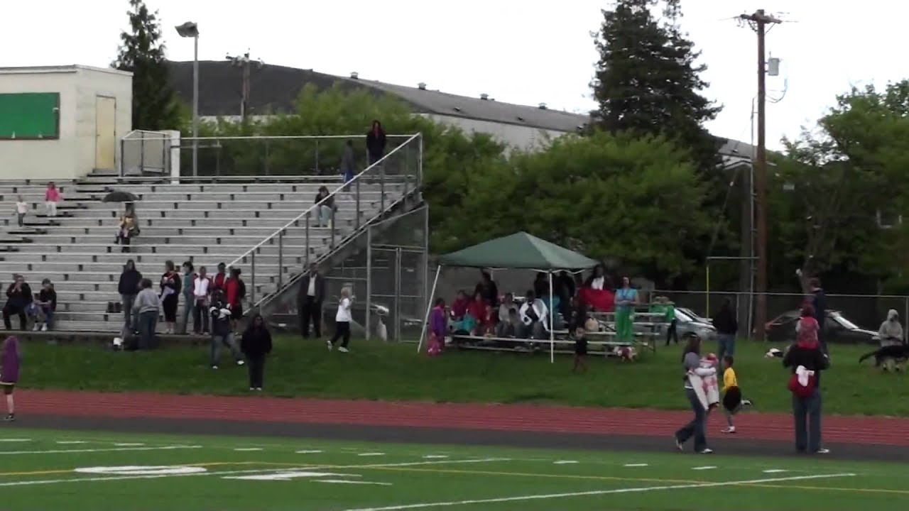 Tyrell Hall 200 meter (36.34) - YouTube