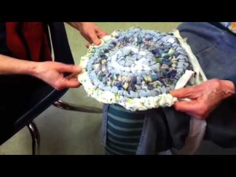 Nancy Today: Toothbrush rag rug tutorial 1 at Mera - YouTube