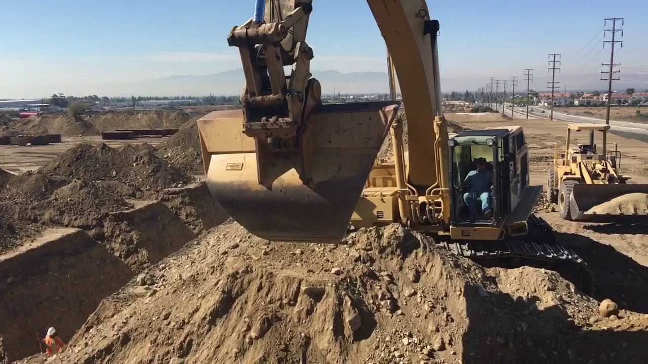 Cat 365bl - YouTube