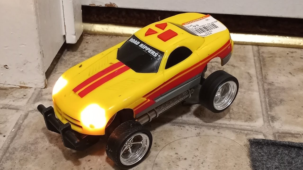 2009 Road Rippers Street Screamers Lifted Dodge Viper SRT-10 - YouTube