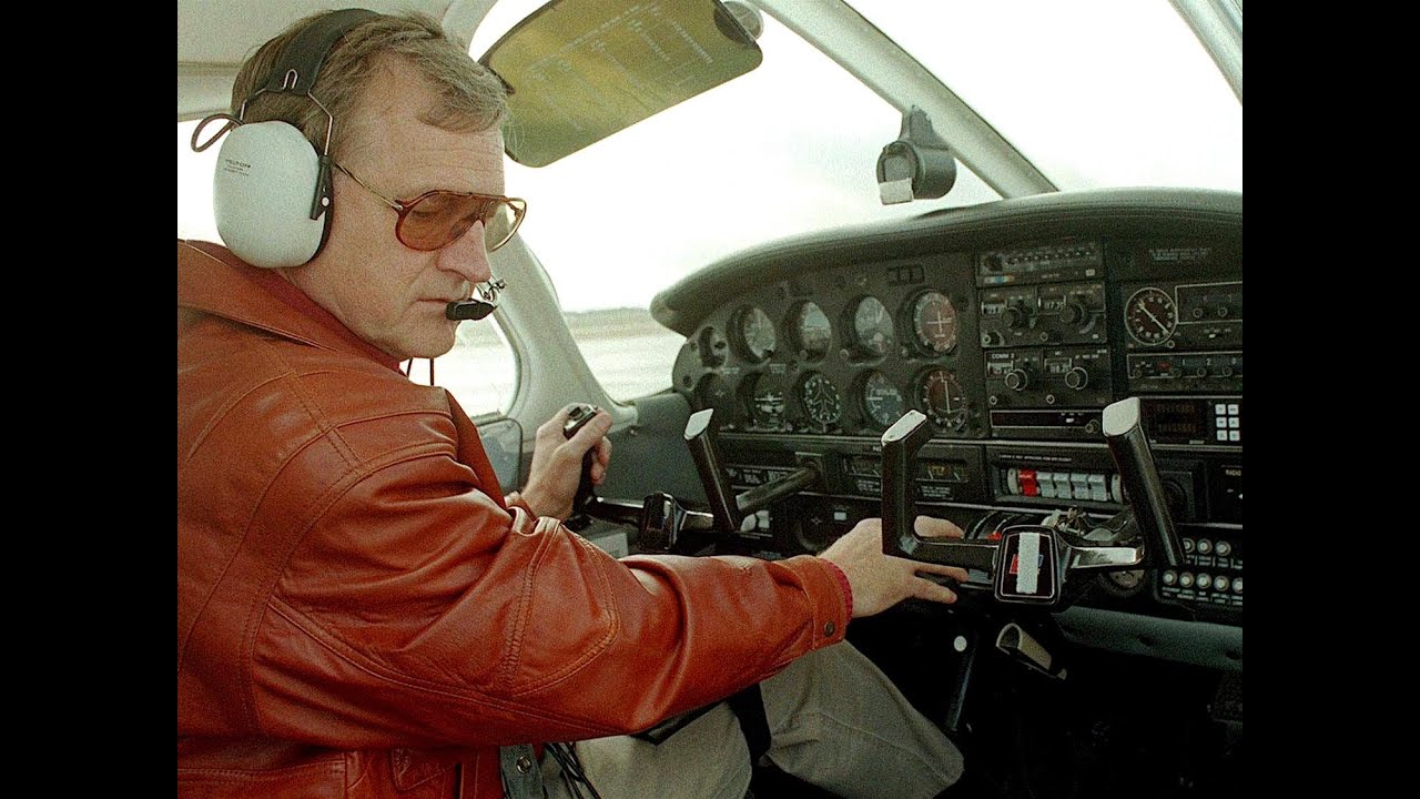 Archives: Missouri Gov. Mel Carnahan's plane crashes Oct. 16, 2000 ...