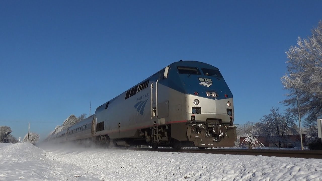 Amtrak Silver Star #92 dashing through the snow in Cary, NC! (2/21/20 ...