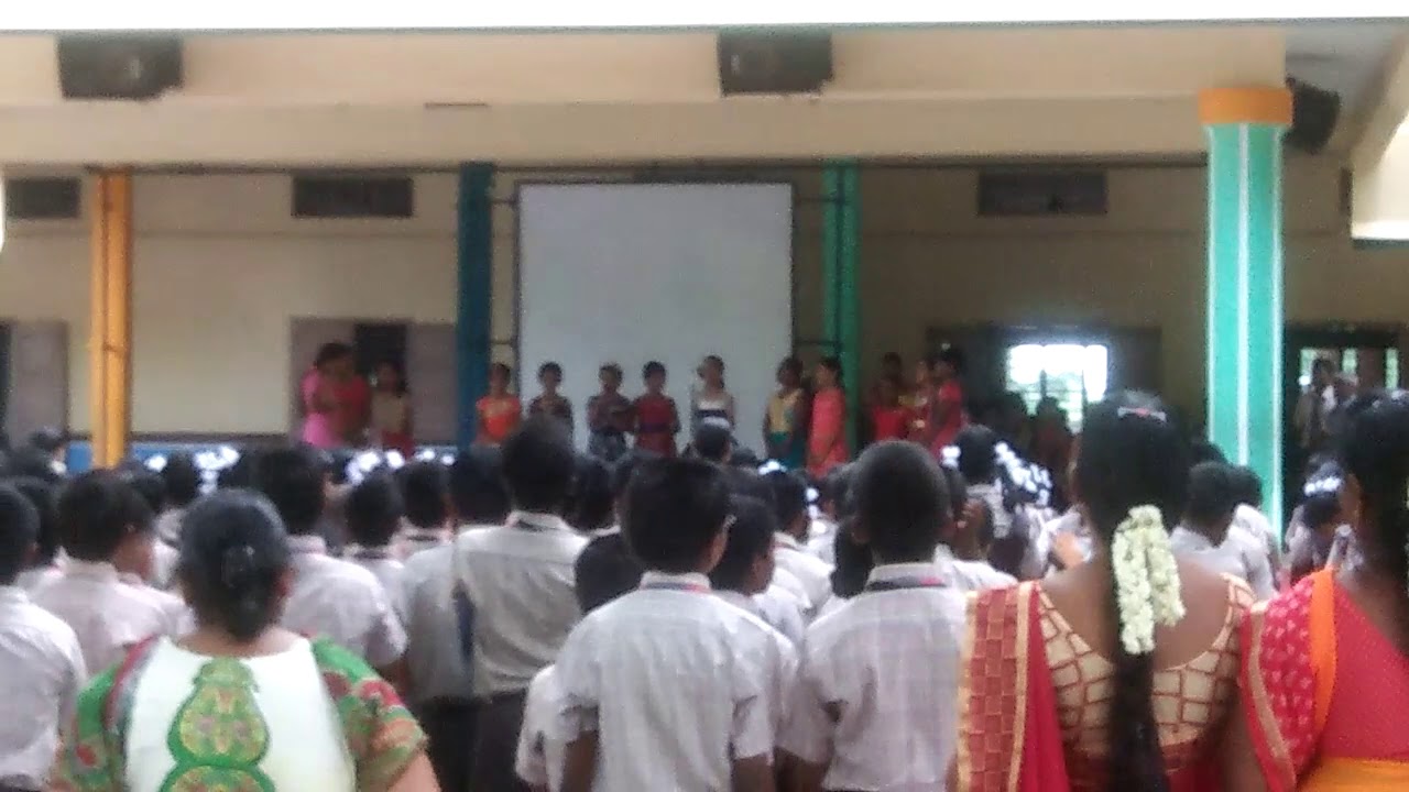 Class assembly 4th D - YouTube