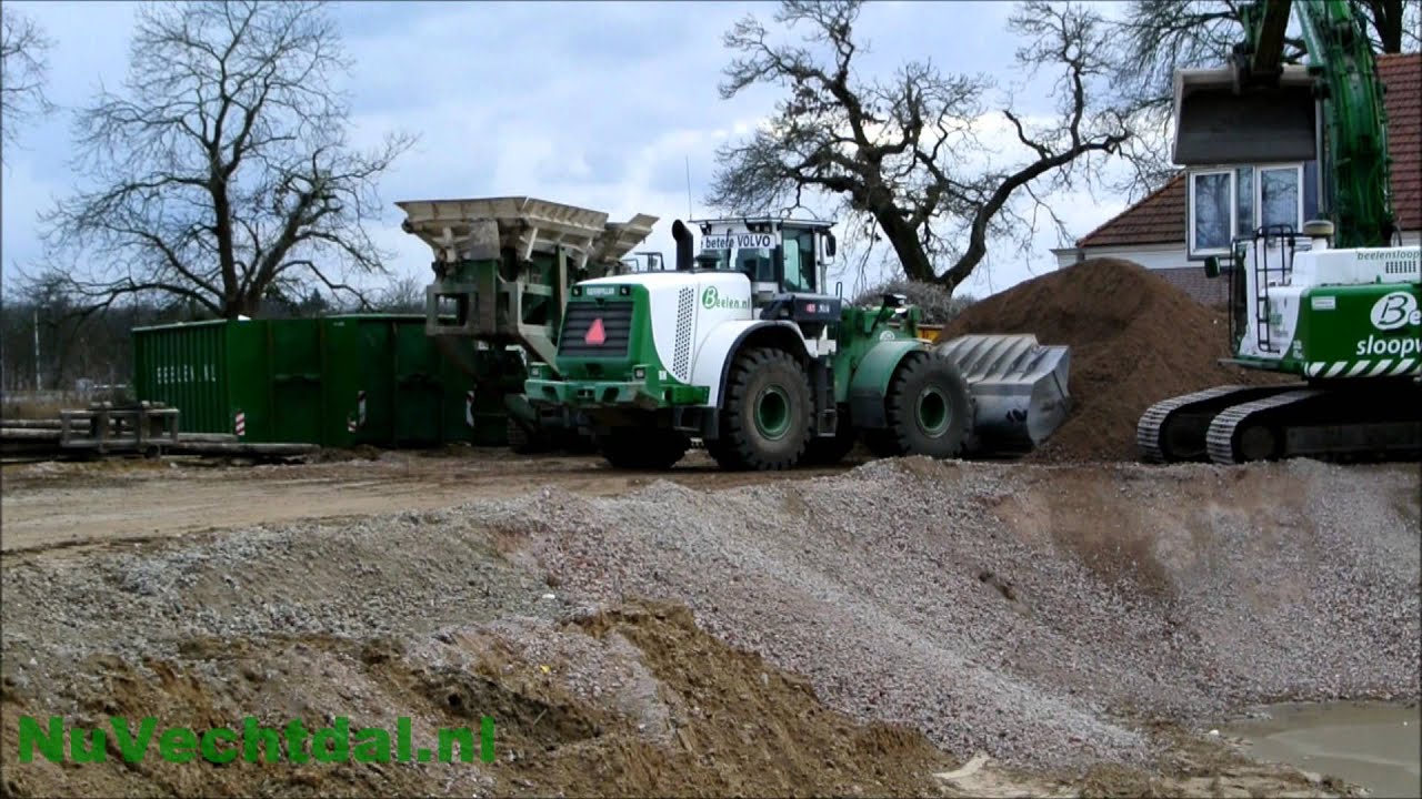 Beelen Sloopwerken afvoer puin oude Gemeentehuis Dalfsen - YouTube