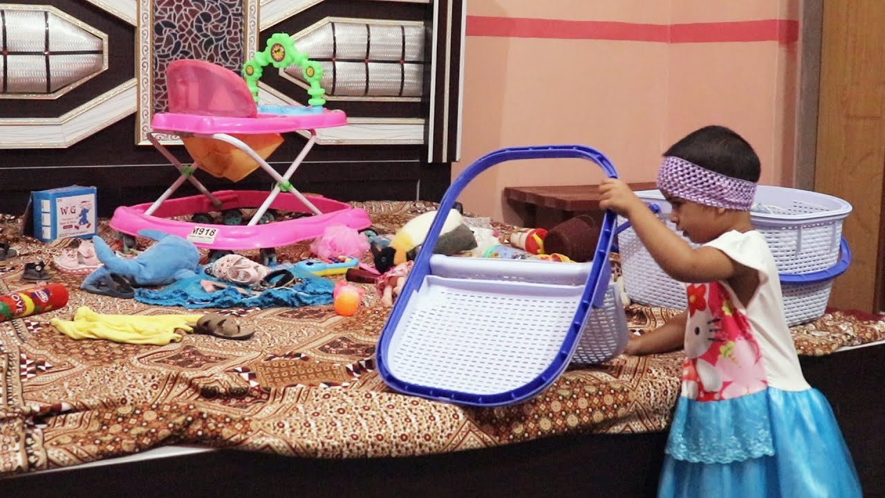 Clean up the room kids song with Ashna │3 minute clean up song - YouTube