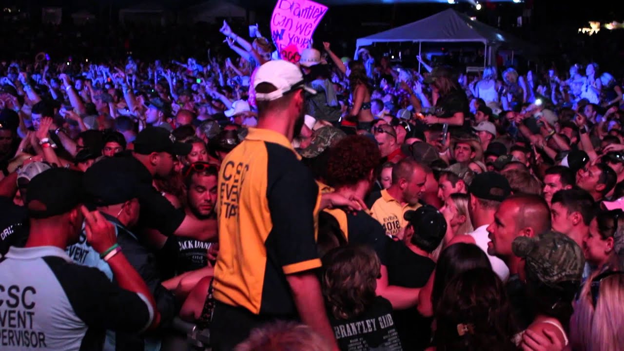 CSC Event Security Breaking Up Fights - YouTube