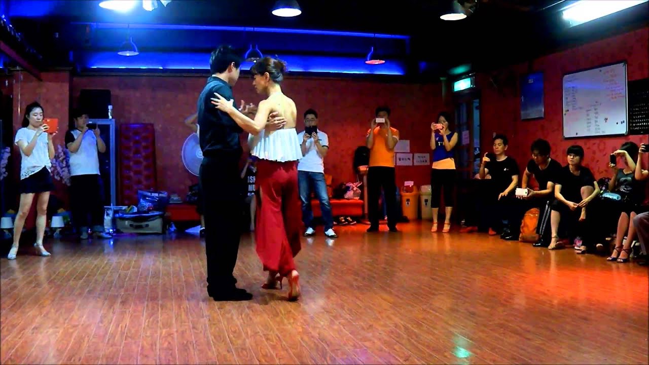 Tango Lesson : Colgada Spin - YouTube