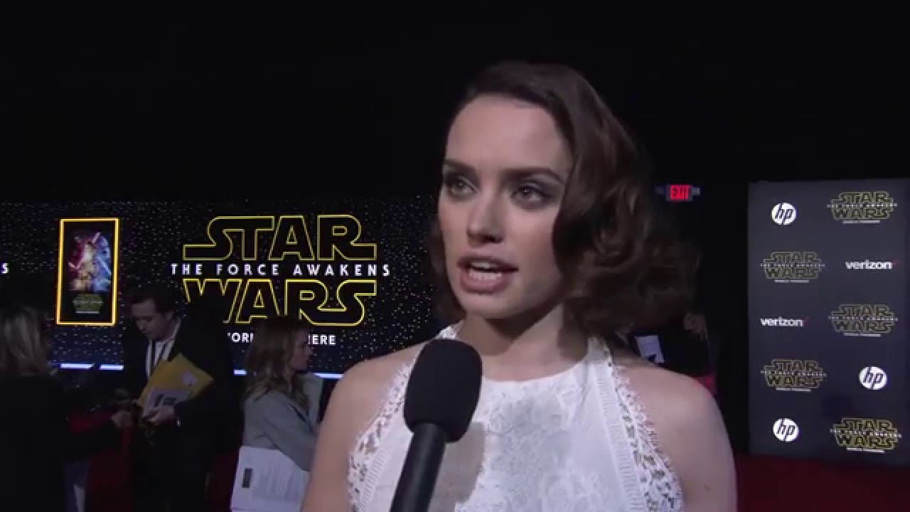 Star Wars The Force Awakens World Premiere Interview - Daisy Ridley ...
